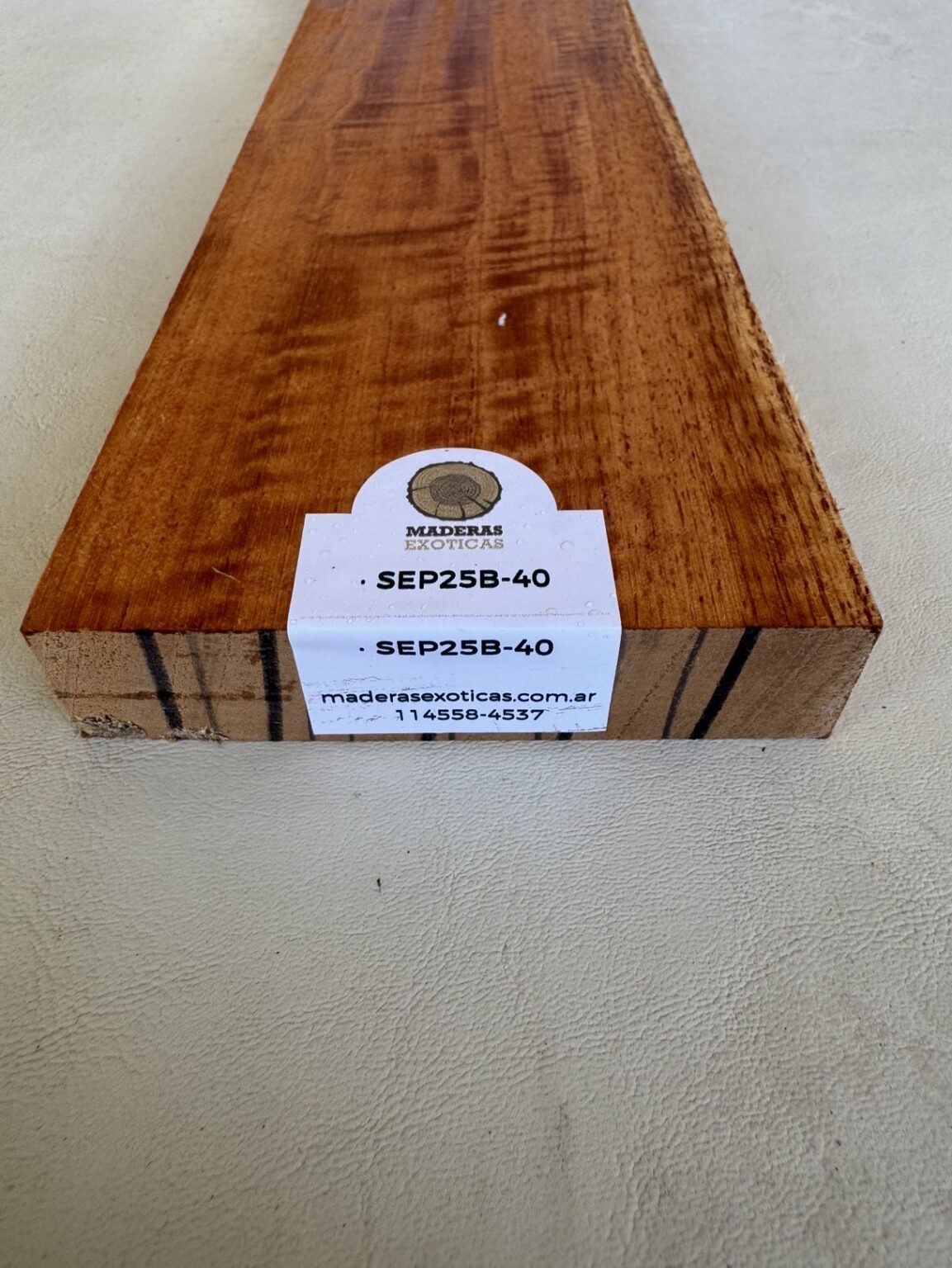 Mango Cedro misionero flameado radial AAA (SEP25B-40) - Maderas Exóticas